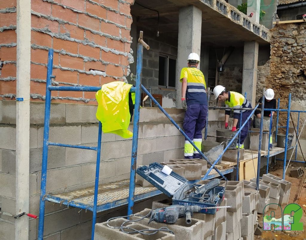 Sampiro XI levantando muros en la calle 17 noviembre – AF2Bierzo